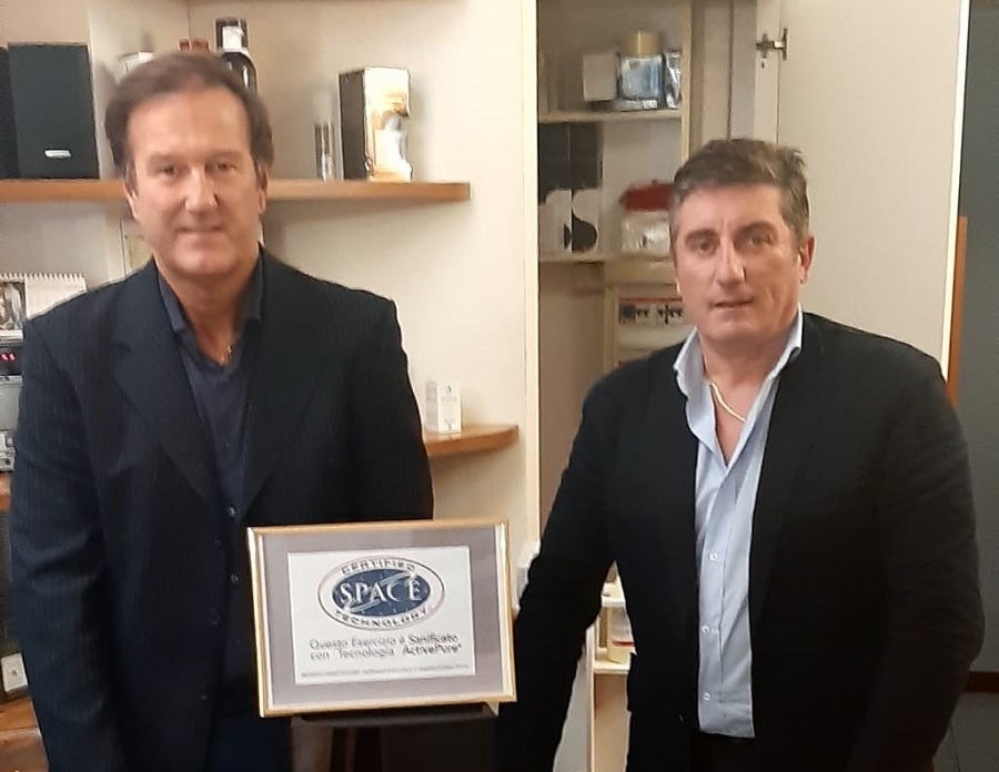 Parrucchieria "hi-tech" per Roberto Brunelli, "Ecco il mio sanificatore ...