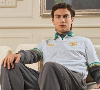 Roma, tifosi pazzi della terza maglia. Quanto costa e quando esordirà ...